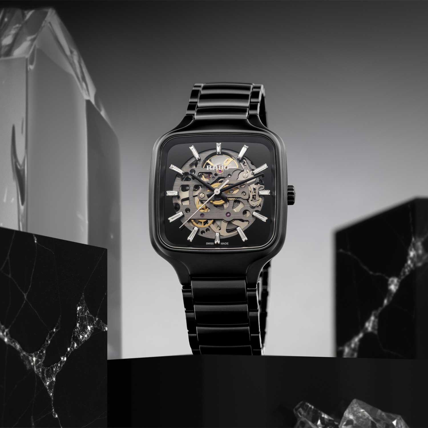 Rado erlaubt tiefe Einblicke in die „True Square Skeleton“ - INSIGHT LUXURY